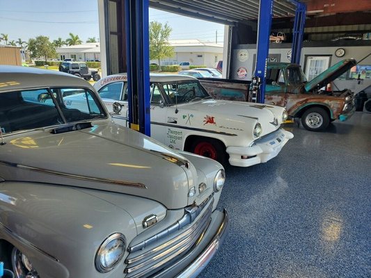 CRAIG’S TWISTED GARAGE - Updated November 2025 - 11 Photos - 1613 ...