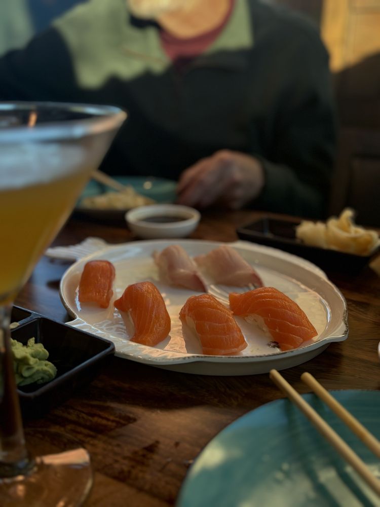 GO FISH SUSHI BAR - Updated April 2025 - 51 Photos & 52 Reviews - 299 ...