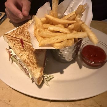 THE CHEESECAKE FACTORY - Updated May 2025 - 5424 Photos & 2668 Reviews ...
