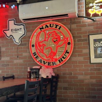 NAUTI BEAVER HUT - Updated October 2025 - 55 Photos & 92 Reviews - 1701 ...