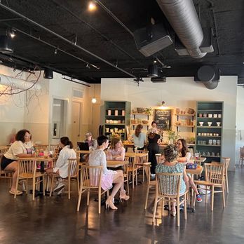 THE FLOWER KITCHEN - Updated March 2025 - 27 Photos & 18 Reviews - 1109 Davenport Blvd, Franklin ...