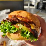 HAMMY’S SMASH BURGERS - 221 Photos & 127 Reviews - 4388 W Shaw Ave ...