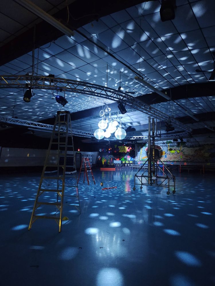 THE ROLLER CAVE - Updated November 2025 - 60 Photos & 35 Reviews - 8734 ...