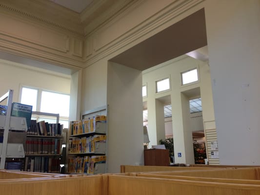SAN RAFAEL PUBLIC LIBRARY - Updated January 2026 - 15 Photos & 27 ...