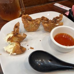 DEVOTED - Updated May 2024 - 85 Photos & 45 Reviews - 613 S Lewis St ...