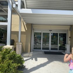 LARGO PUBLIC LIBRARY - 87 Photos & 31 Reviews - 120 Central Park Dr ...