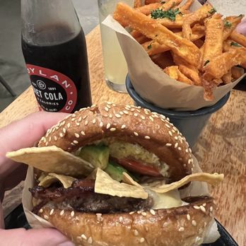 ROAM ARTISAN BURGERS - Updated June 2024 - 425 Photos & 376 Reviews ...