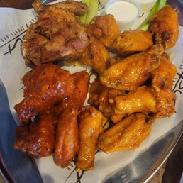 OUTPUT LOUNGE & SPORTS BAR - Updated May 2025 - 302 Photos & 500 ...