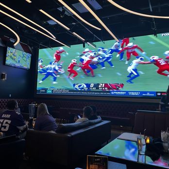FLANKER KITCHEN + SPORTS BAR - Updated December 2024 - 348 Photos & 298 ...