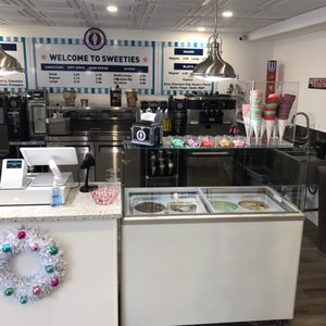 GRIMALDI CANDY - Updated April 2025 - 2270 Town Center Ave, Melbourne ...
