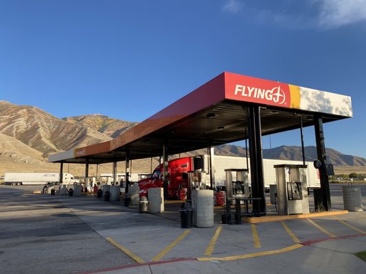 FLYING J TRAVEL PLAZA - Updated October 2025 - 28 Photos & 16 Reviews ...