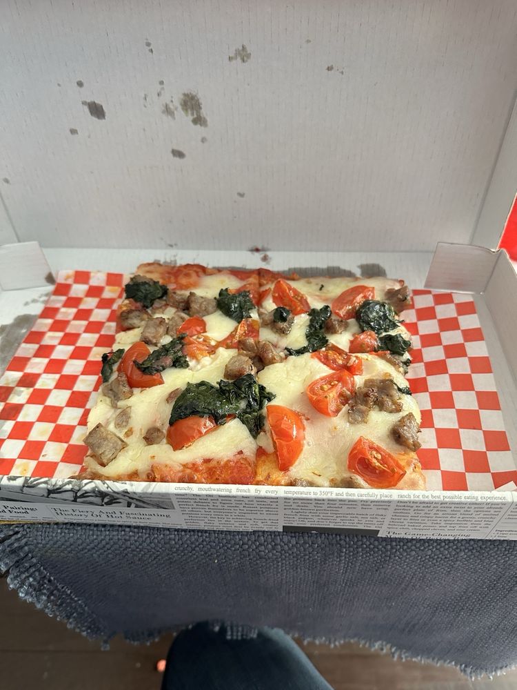 MAD PIZZA WORLD - Updated January 2026 - 86 Photos & 44 Reviews - 35 E ...