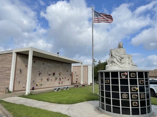 ASSUMPTION CEMETERY - CHAPEL & MAUSOLEUM - Updated December 2025 - 55 ...