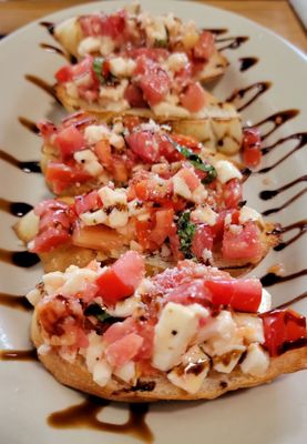 MUZZARELLA PIZZA & ITALIAN KITCHEN - Updated November 2025 - 405 Photos ...