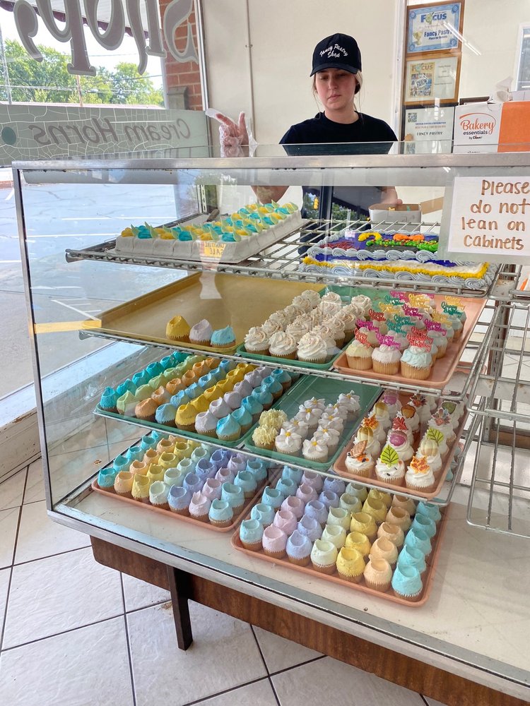 FANCY PASTRY SHOP - Updated December 2025 - 41 Photos & 53 Reviews ...