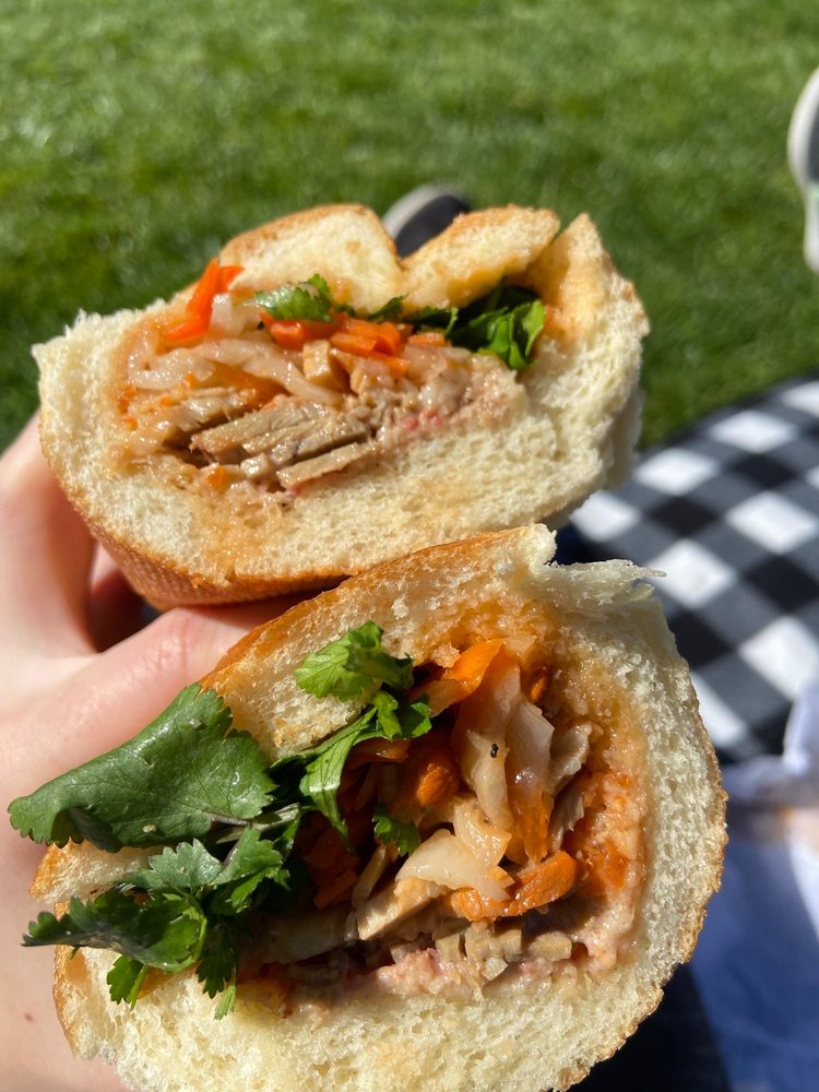 MOM’S BUN MI - 195 Photos & 293 Reviews - 1400 14th Ave, Oakland ...