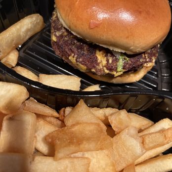 RED ROBIN GOURMET BURGERS AND BREWS - Updated July 2025 - 103 Photos ...