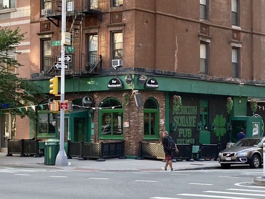 MERRION SQUARE PUB - 254 Photos & 236 Reviews - 1840 2nd Ave, New York ...