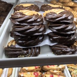 DOLCI MOMENTI BAKERY & CAFE - Updated December 2025 - 67 Photos & 56 ...