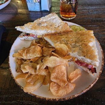 THE PUB AT 333 - Updated October 2025 - 187 Photos & 198 Reviews - 333 ...