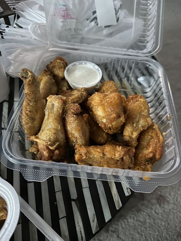 ITS JUST WINGS - Updated December 2025 - 1908 E 20th St, Chico ...