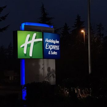HOLIDAY INN EXPRESS & SUITES SEATTLE-SEA-TAC AIRPORT - Updated May 2025 ...