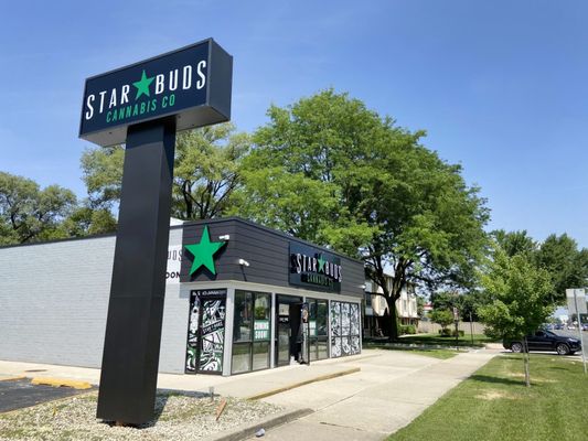 STAR BUDS - RIVERSIDE - Updated December 2025 - 28 Reviews - 2704 S ...