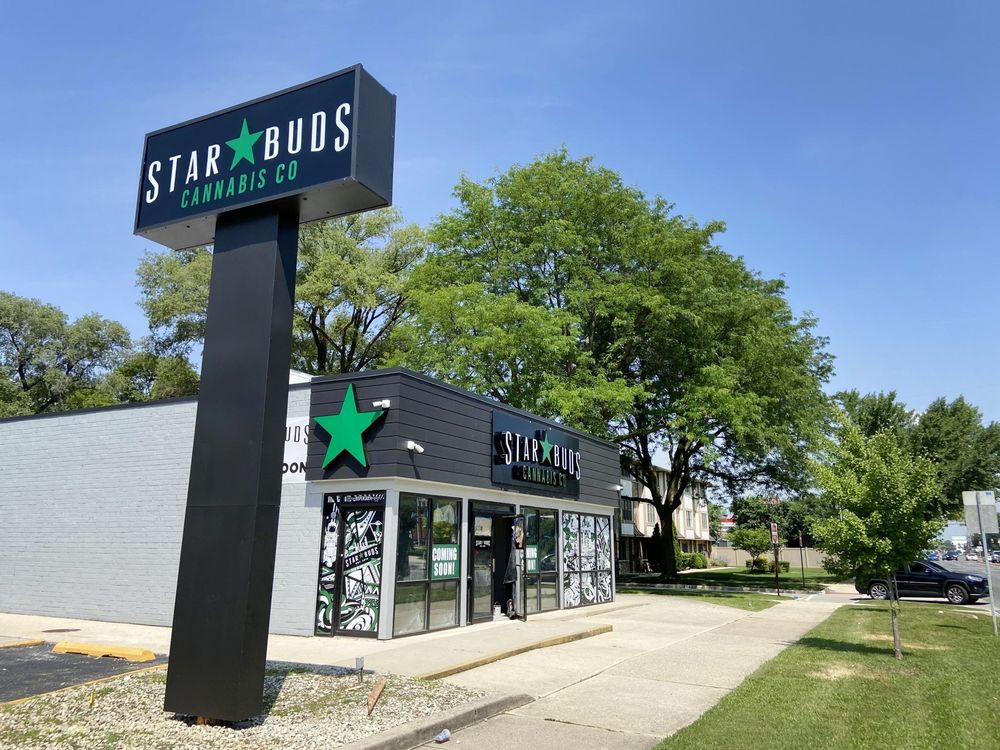 STAR BUDS - RIVERSIDE - Updated January 2026 - 28 Reviews - 2704 S ...