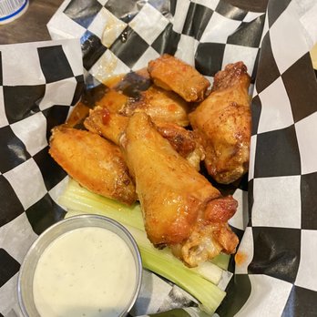 THE 303 SPORTS GRILL - Updated July 2024 - 174 Photos & 235 Reviews ...