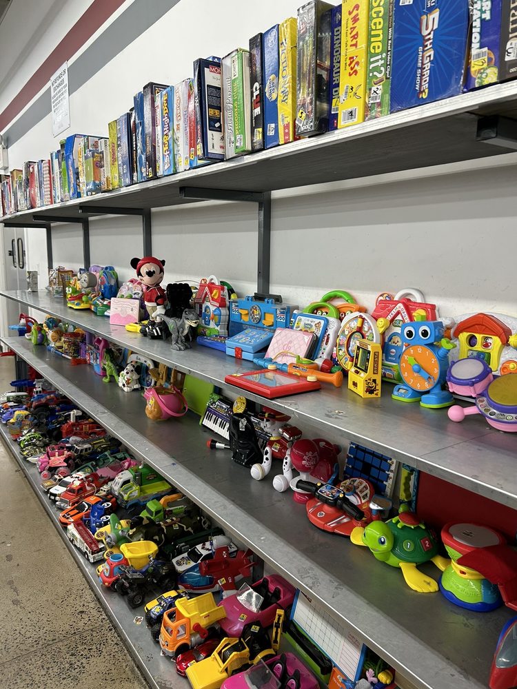 RED WHITE & BLUE THRIFT STORE - 19 Photos & 46 Reviews - 25 McLean Blvd ...