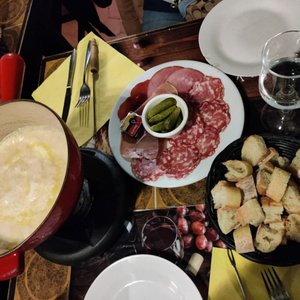 PAIN VIN FROMAGES - 284 Photos & 261 Reviews - 3 rue Geoffroy-l'Angevin ...