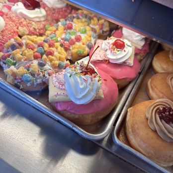 DESPI DELITE BAKERY - Updated August 2024 - 323 Photos & 316 Reviews ...