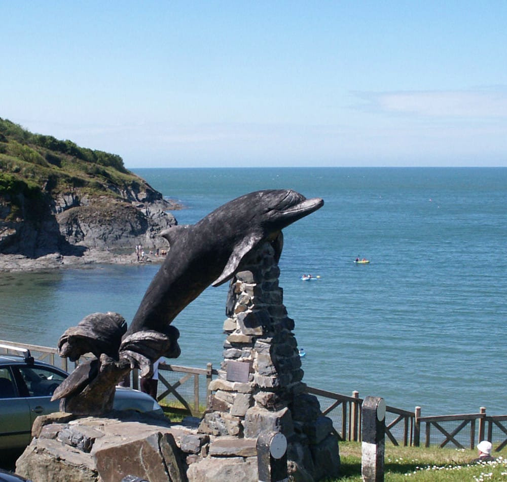 DOLPHIN STATUE - Updated July 2025 - Cardigan, Ceredigion, United ...