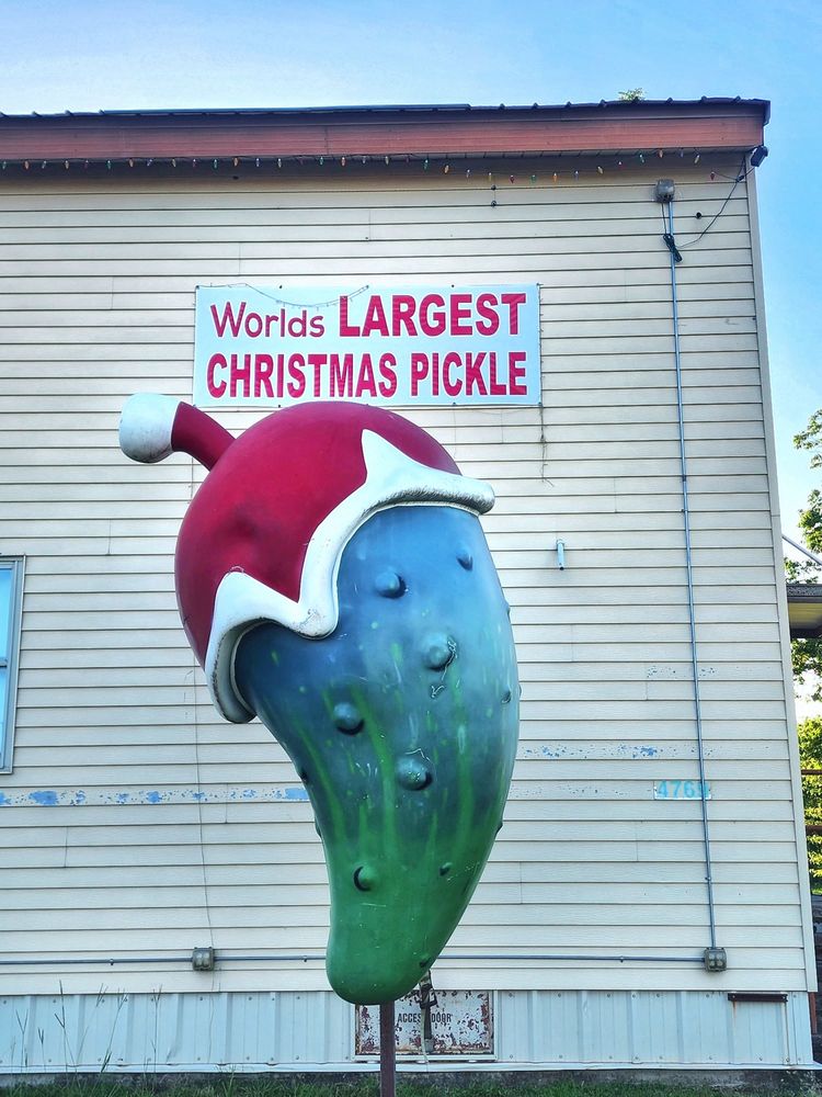 WORLDS LARGEST CHRISTMAS PICKLE - Updated December 2024 - 7300 Wells ...
