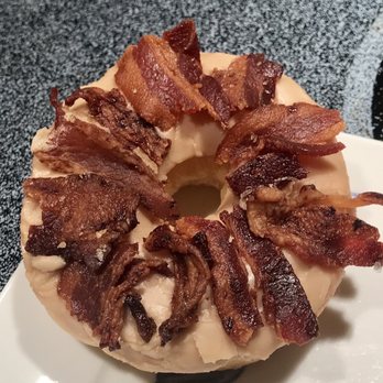 QUEEN DONUT SHOP - Updated July 2024 - 50 Photos & 130 Reviews - 1806 W ...