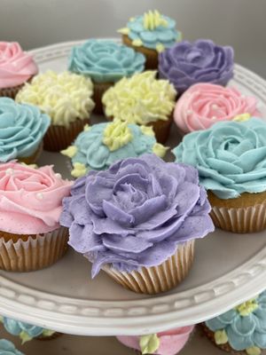 CHRISTINA’S CREATIVE CUPCAKES - Updated May 2026 - 12 Photos - Coram ...