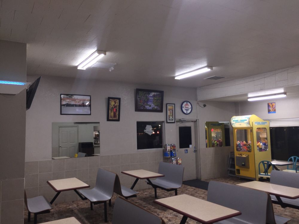 SUPER DRIVE IN - Updated October 2025 - 11 Photos - 1300 Whitley Ave ...