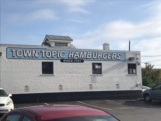 TOWN-TOPIC HAMBURGERS - 68 Photos & 62 Reviews - Diners - 1900 ...