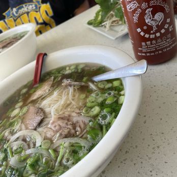SAIGON BOWL NOODLE HOUSE - 475 Photos & 264 Reviews - 631 N Center St ...