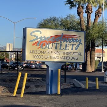 SPEEDWAY OUTLET - Updated December 2025 - 13 Photos & 90 Reviews - 5421 ...
