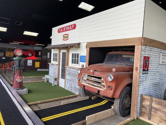 BIG PUTTS MINI GOLF - Updated July 2025 - 78 Photos & 37 Reviews - 4251 ...