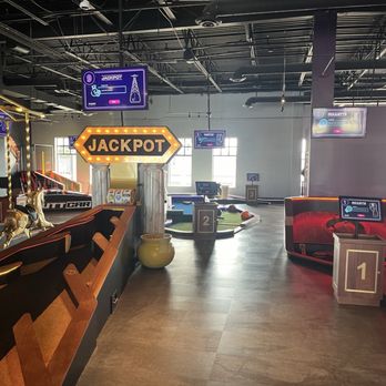 PAR 3 - Updated December 2025 - 119 Photos & 27 Reviews - 1 Levee Wy ...