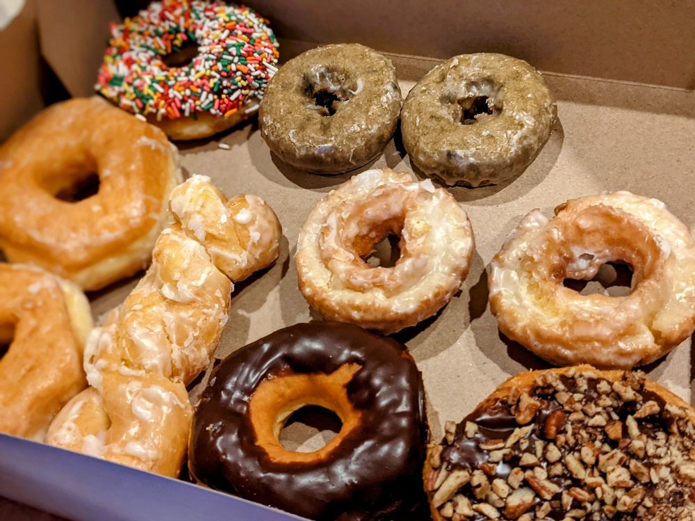 CRESENT DONUT SHOPS - Updated August 2025 - 37 Photos & 113 Reviews ...