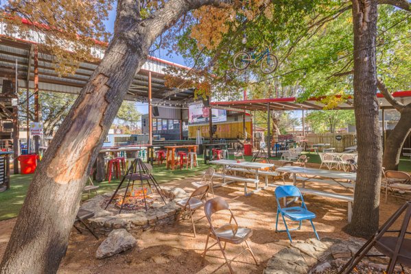 THE BACKYARD BAR STAGE AND GRILL - Updated August 2025 - 192 Photos ...