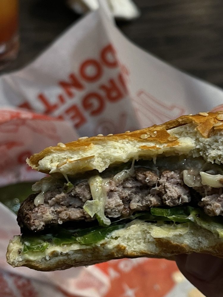 RED ROBIN GOURMET BURGERS AND BREWS - Updated September 2024 - 112 ...