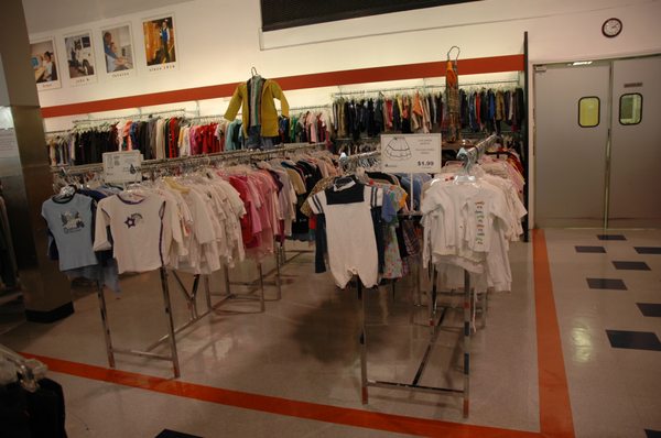 GOODWILL SOUTHERN CALIFORNIA RETAIL STORE & DONATION CENTER - Updated ...