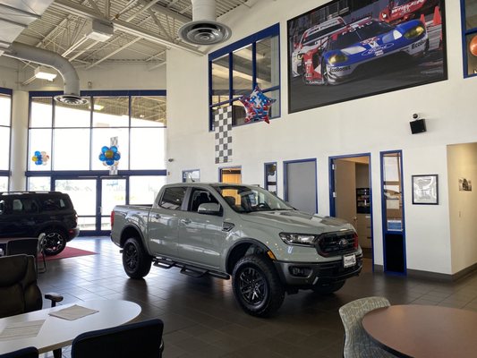 RACEWAY FORD - Updated August 2025 - 444 Photos & 374 Reviews - 5900 ...