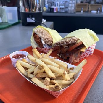 TWO PITCHERS BREWING - Updated January 2026 - 280 Photos & 134 Reviews ...