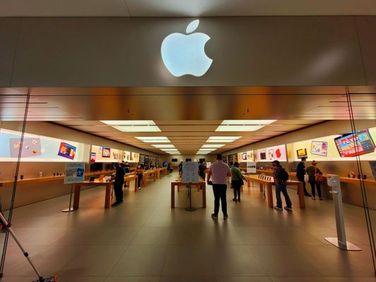APPLE STORE - GLENDALE GALLERIA - Updated July 2025 - 122 Photos & 596 ...
