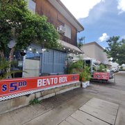 $5 BENTO BOX | 95 Photos & 33 Reviews - 2210 S King St, Honolulu, Hawaii - Food Trucks ...
